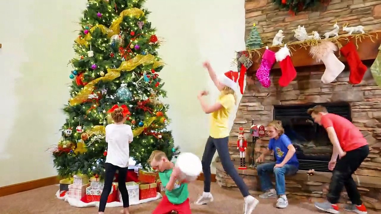 Gonna Catch Santa! The Fun Squad Sings on Funny Video - video Dailymotion