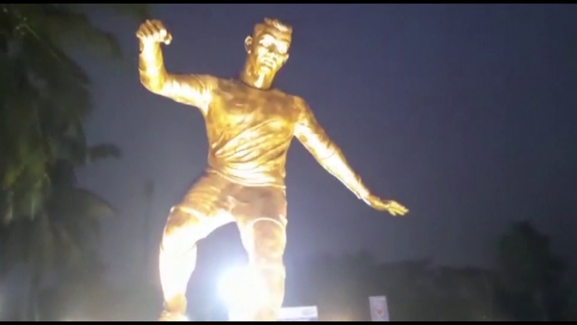 Statue of Cristiano Ronaldo is unveiled in Ind | beIN SPORTS