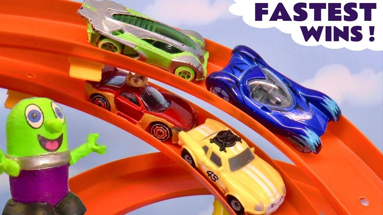 Hot Wheels City Toy Car Racing Fastest Wins with Cars 3 Lightning ...
