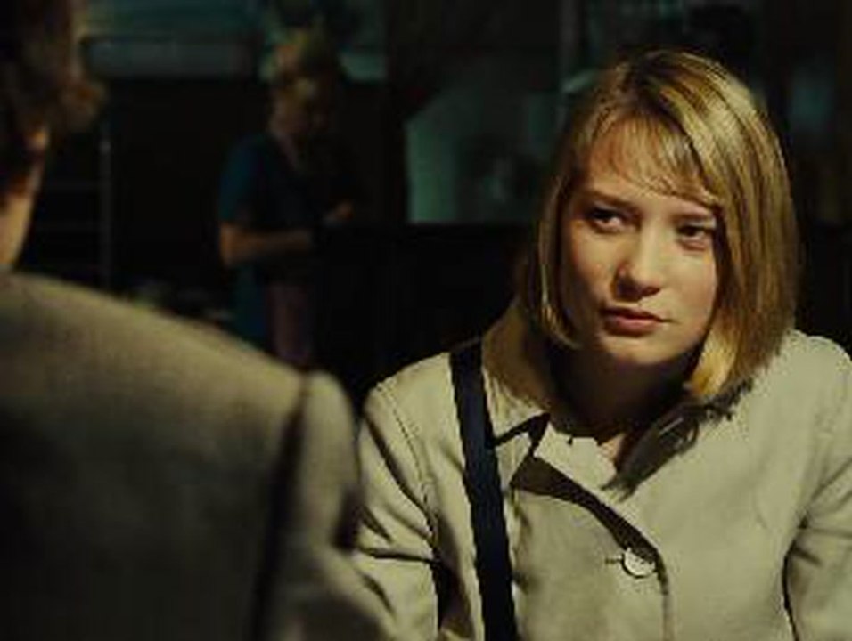 The Double: Clip - Simon & Hannah - video Dailymotion