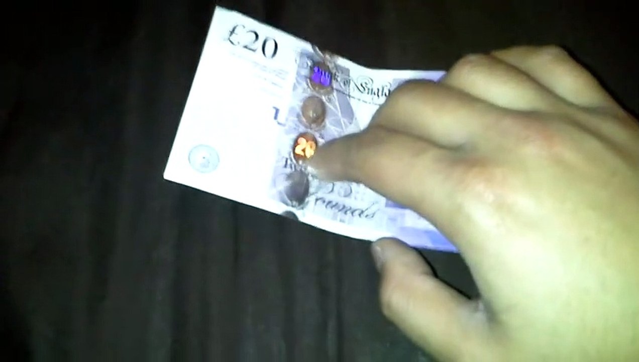 How to Spot Fake UK Money Notes - video Dailymotion