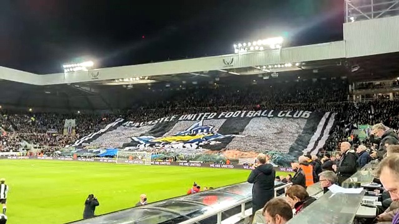 Wor Flags display at St James' Park to welcome Bruno Guimaraes - video ...