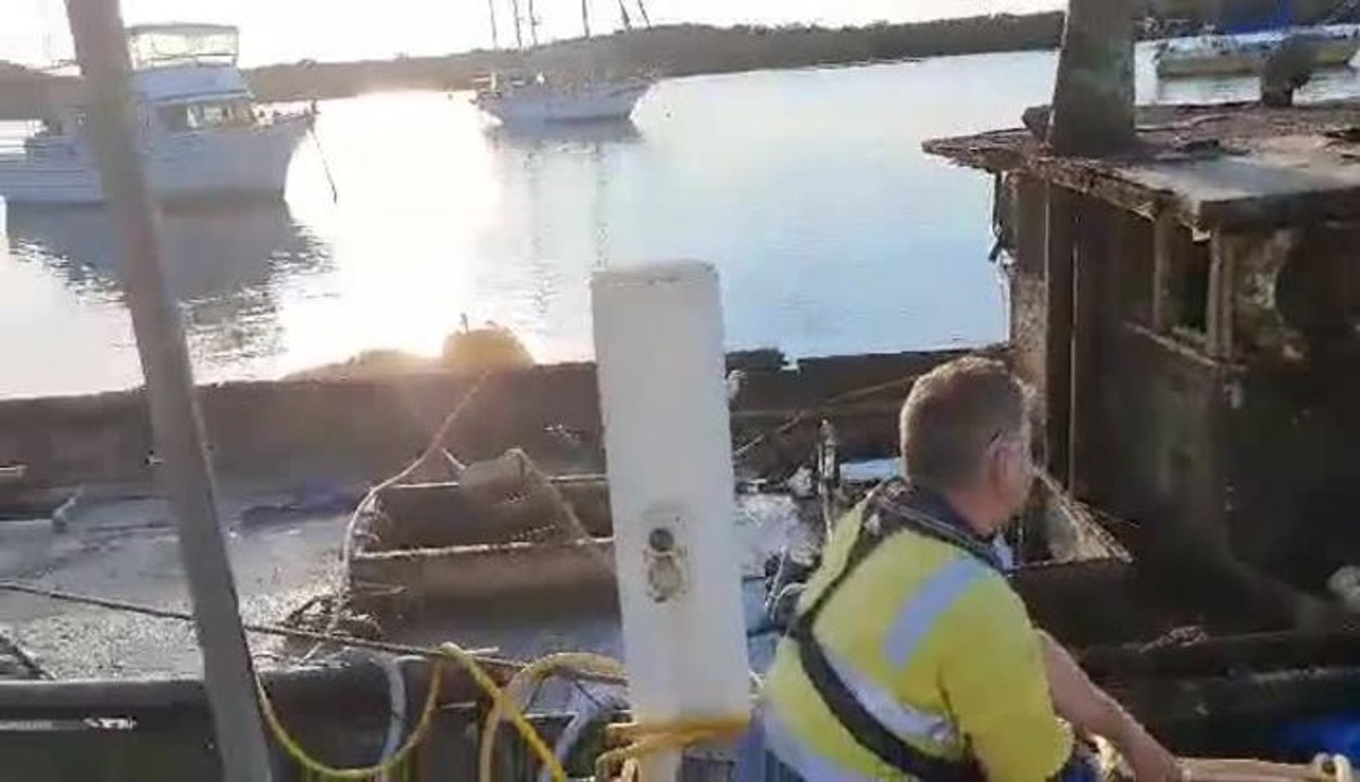 Divers and Damien Lay with the Pacific Venture. - video Dailymotion