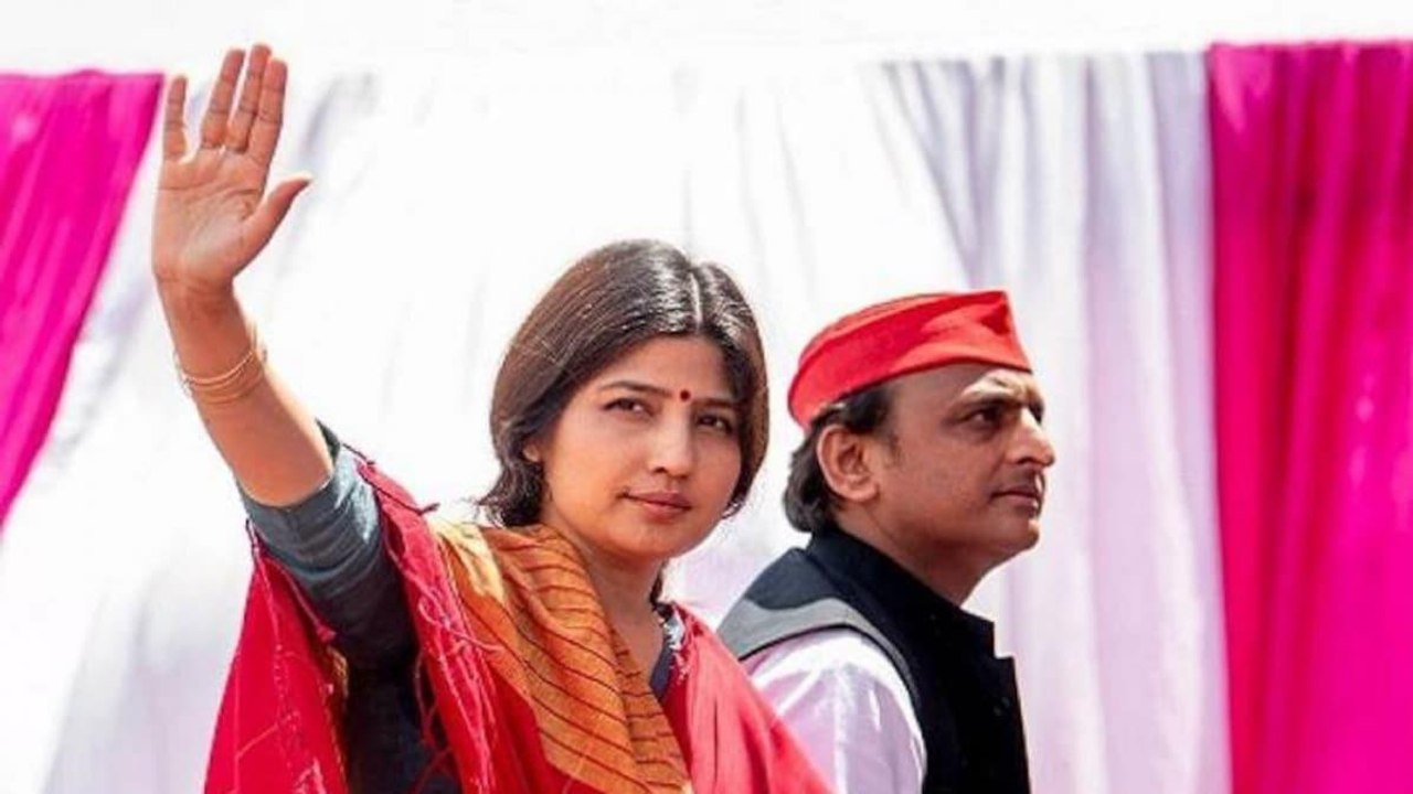 Dimple Yadav cast vote along with husband Akhilesh Yadav - video ...
