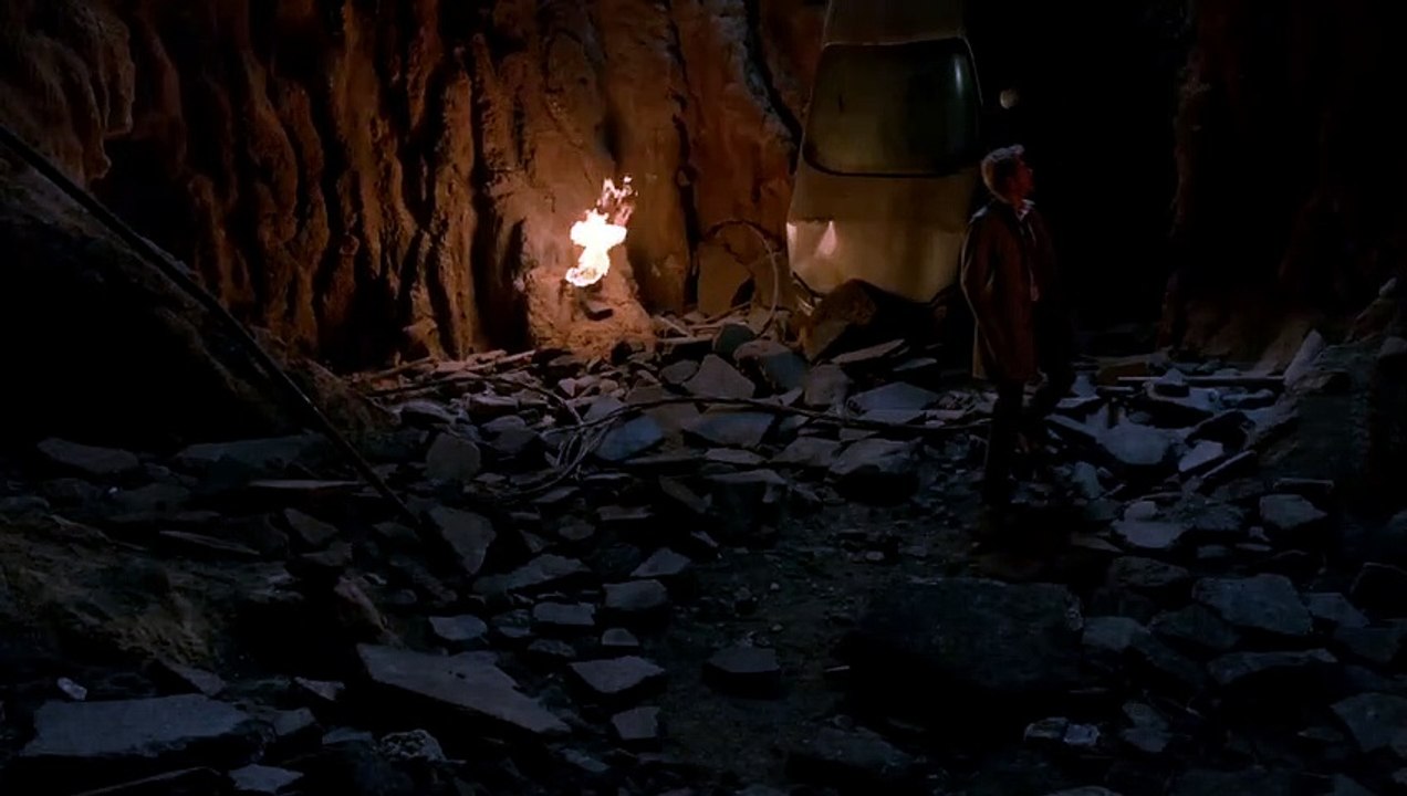 Constantine 1ª Temporada Teaser Original "Call Me Manny" - video ...