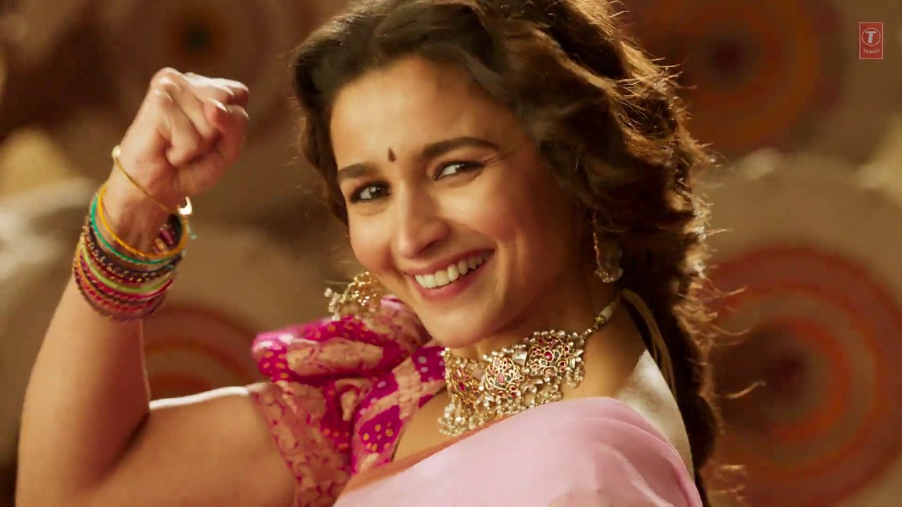 Sholay Video Song Promo - RRR – NTR, Ram Charan, Alia Bhatt, Ajay Devgn ...