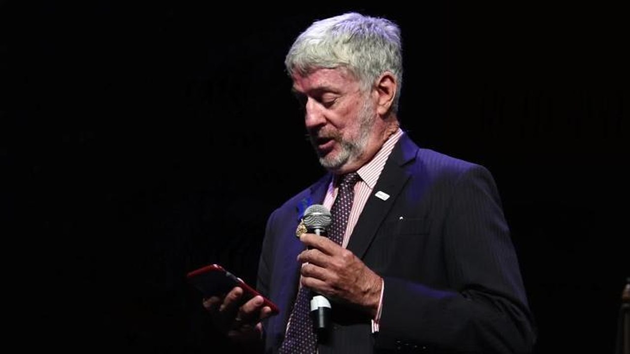 Maurie Stack speaks at Taree Australia Day ceremony - video Dailymotion