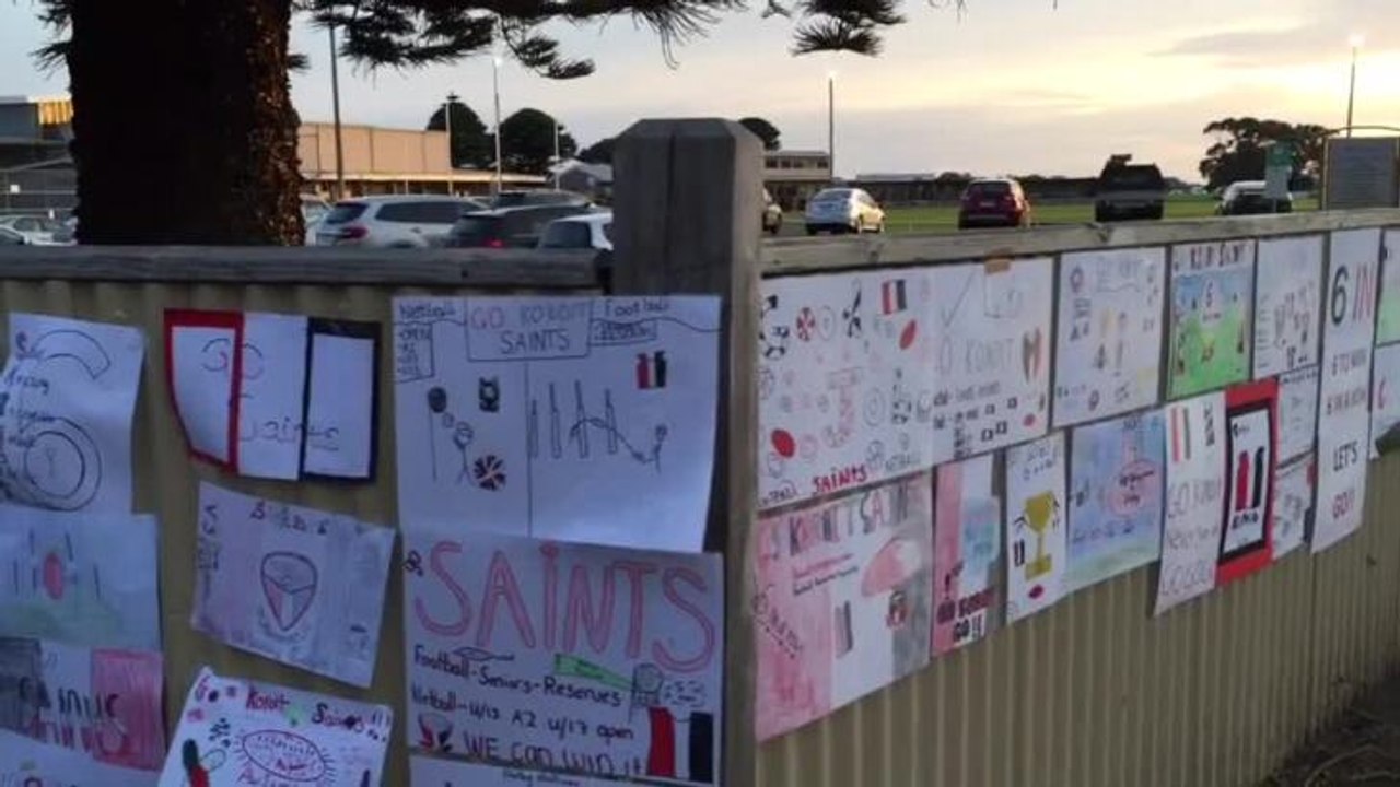 Warrnambool Standard Koroit fans Annabelle Foster and Zoe Dobson ...