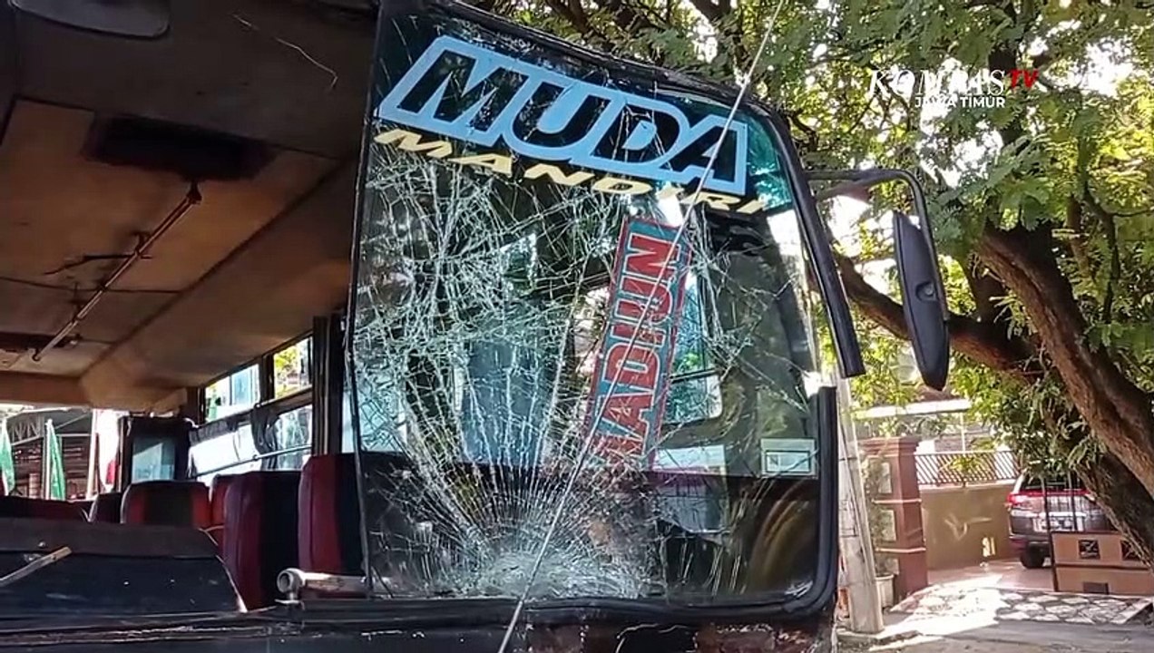 Kecelakaan Beruntun Di Madiun Satu Pemotor Tewas Terjepit Bus Dan