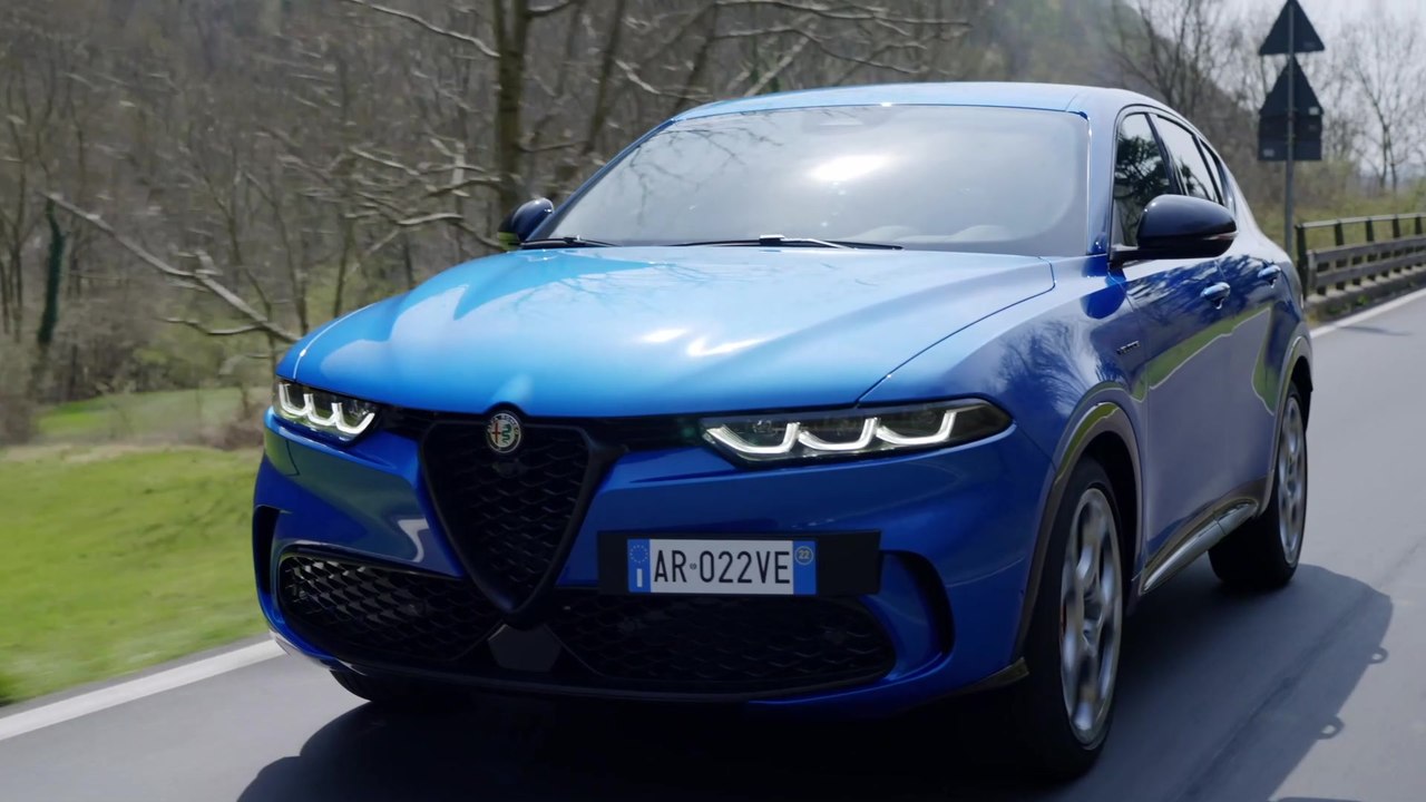 Alfa Romeo Tonale in Blue Driving Video - video Dailymotion