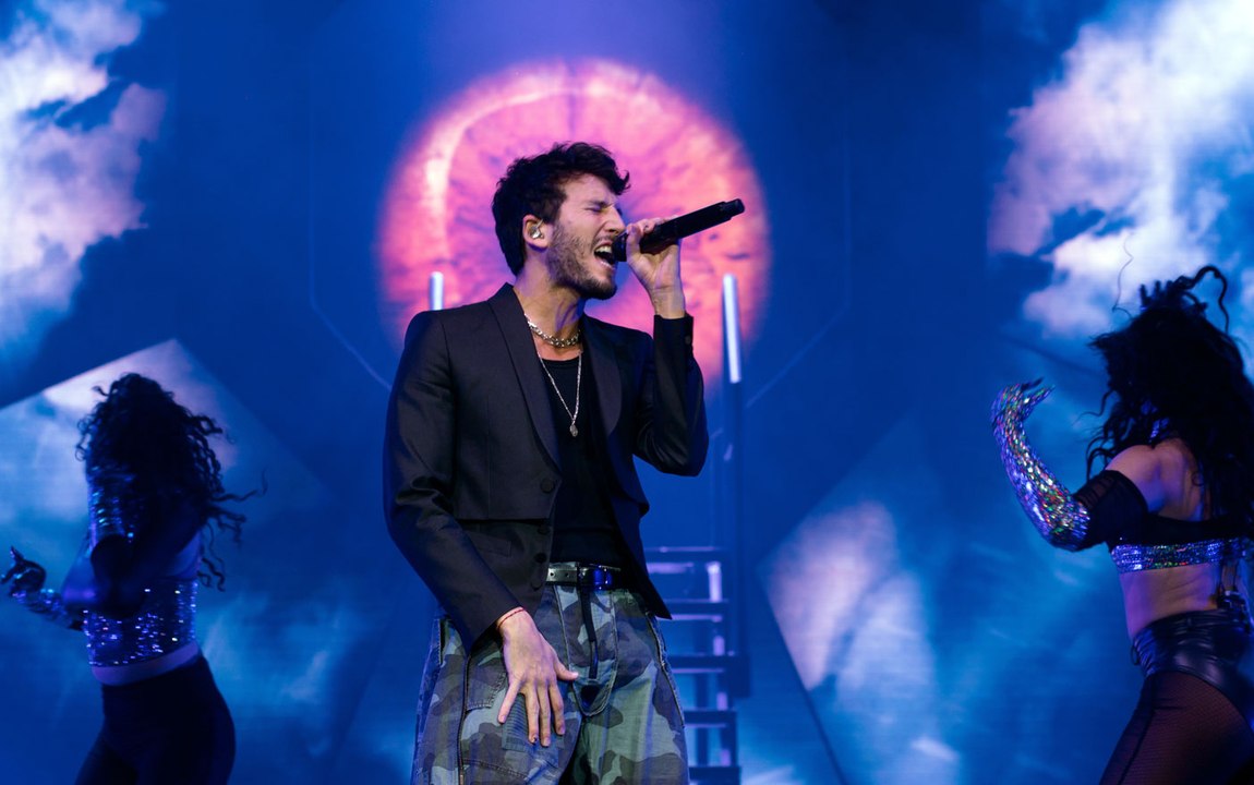 Sebastián Yatra "Tacones Rojos" (videoclip oficial) - Vídeo Dailymotion