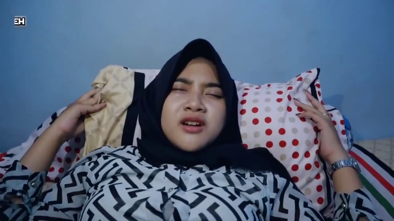 Dek Putri minta jatah part 2 di goyang sampai lemas - Video Dailymotion