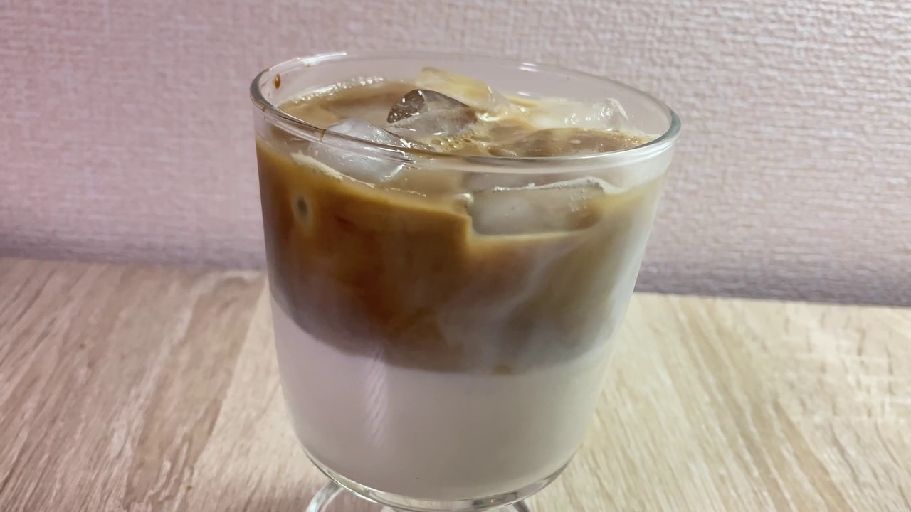 How to make Decaf ice latte (quick and easy recipe using instant coffee ...