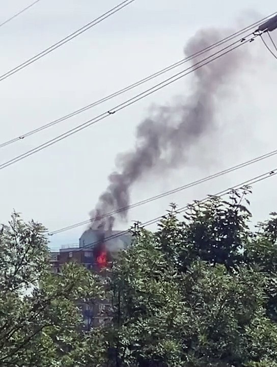 Ilford fire: 15 fire engines and 100 firefighters fight blaze in tower ...