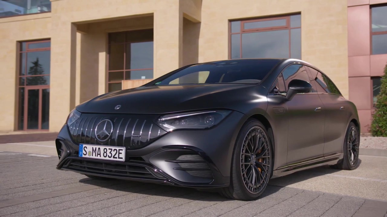 Mercedes-AMG EQE 53 4MATIC Exterior Design in graphite grey - video ...