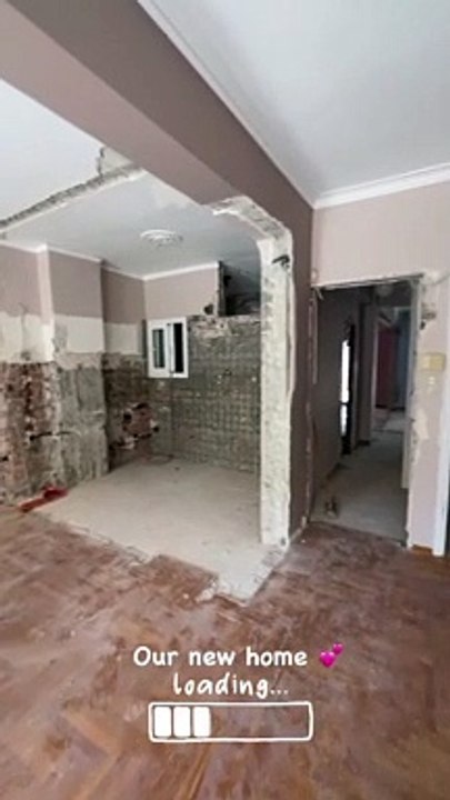 Χτίζουν σπίτι στην Αθήνα Βρισηίδα και Μαρτίκας - video Dailymotion