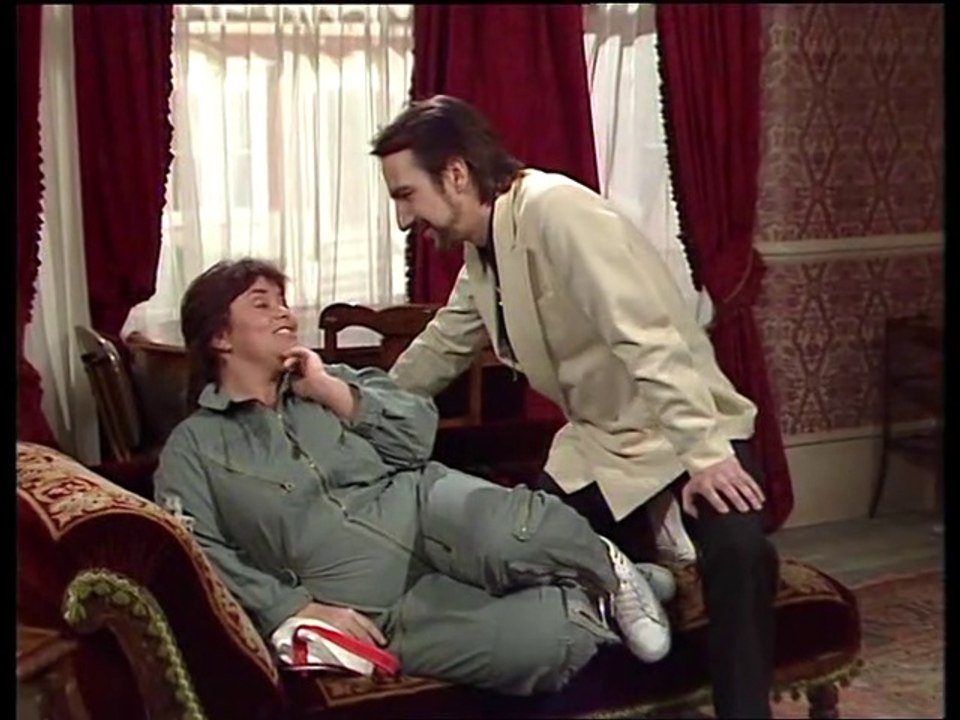 Girls on Top (1985) S01E01 - Four-Play - Alan Rickman / Tracey Ullman ...