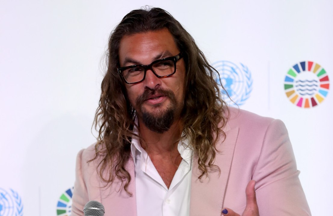 Jason Momoa's hernia operation has left him with 'a dad bod' - video ...