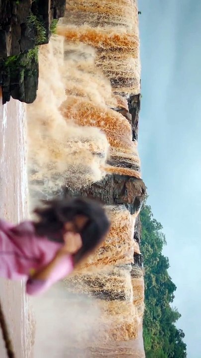 Forever_in_love_with_the_great_waterfallGira_Waterfall%2C_Saputara%2C ...