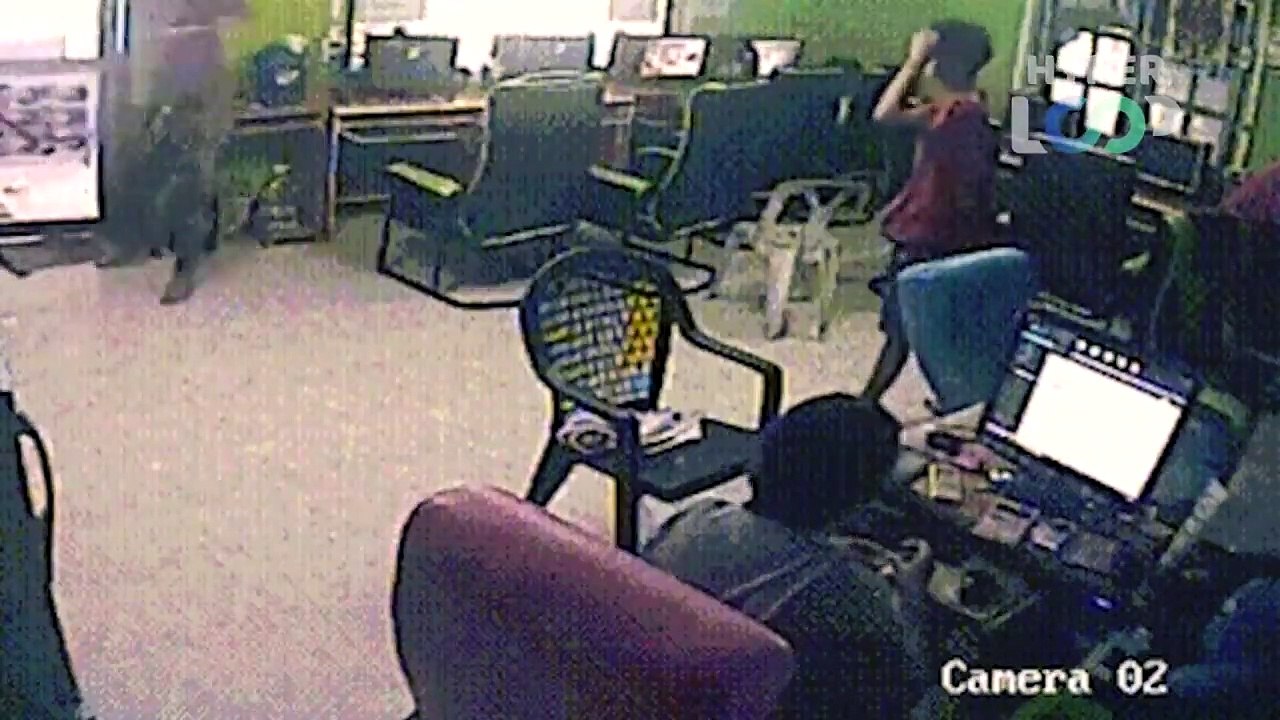 30 WEIRD THINGS CAUGHT ON SECURITY CAMERAS & CCTV - video Dailymotion