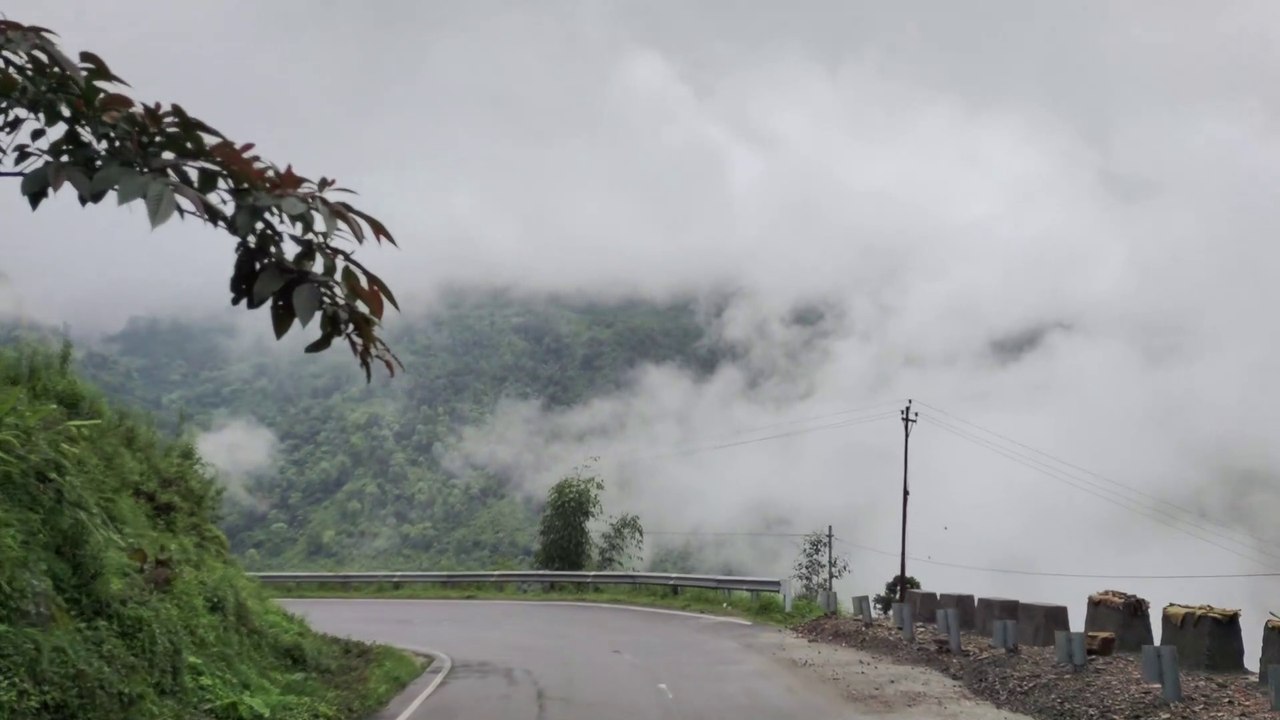 (हिंदी मे) Route with 10 varieties, Siliguri-Mairung Gaon via Gajoldoba ...