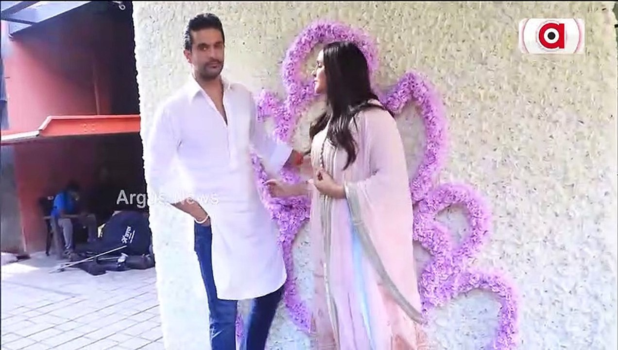 Daisy Shah,Neha Dhupia With Husband Angad Bedi at Arpita Khan Sharma's ...