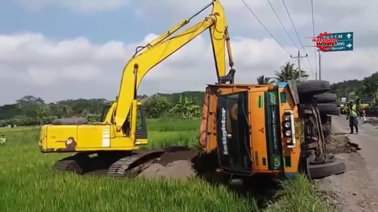 Super Dangerous Excavator Fails Funny Heavy Equipment Gone Wrong ...