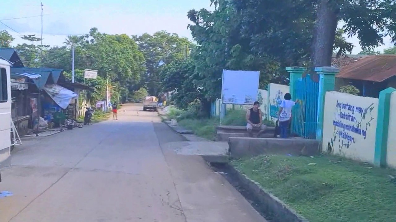 STROLL TO SIRUMA TOWN PROPER & OLD PORT - video Dailymotion