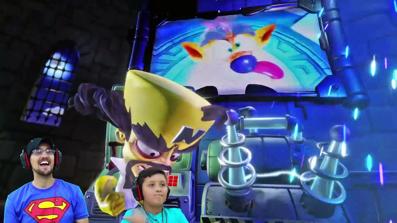 THE COSTUME IS ALIVE!! FGTEEV DUDDY & MIKE play CRASH BANDICOOT N. SANE ...