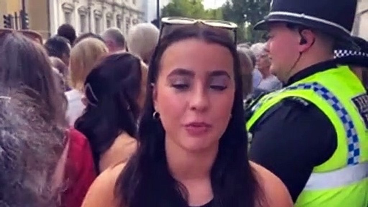 Worksop Guardian: Beth Hodgkinson pays respect to Queen Elizabeth II ...