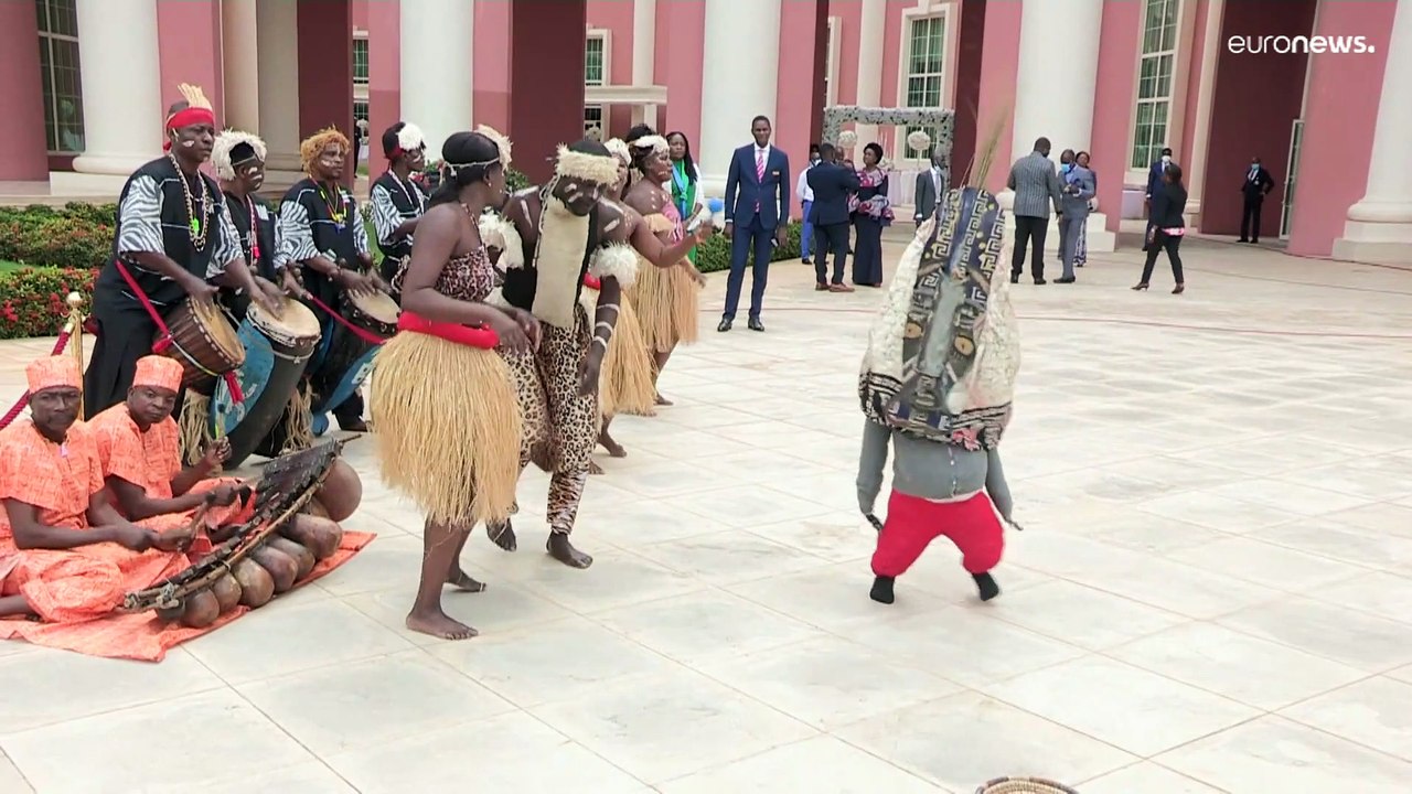 Parlamento angolano recebe os deputados eleitos - Vídeo Dailymotion
