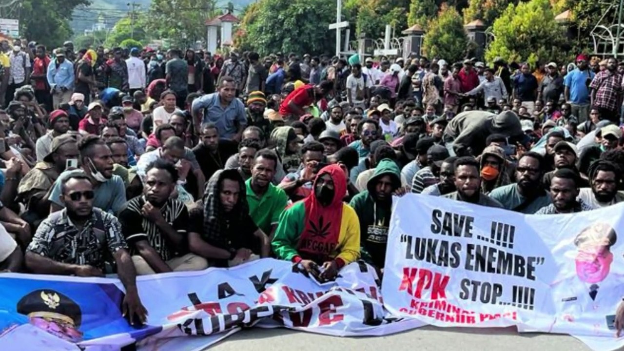 DEMO PAPUA HARI INI || PENDUKUNG LUKAS ENEMBE - Video Dailymotion