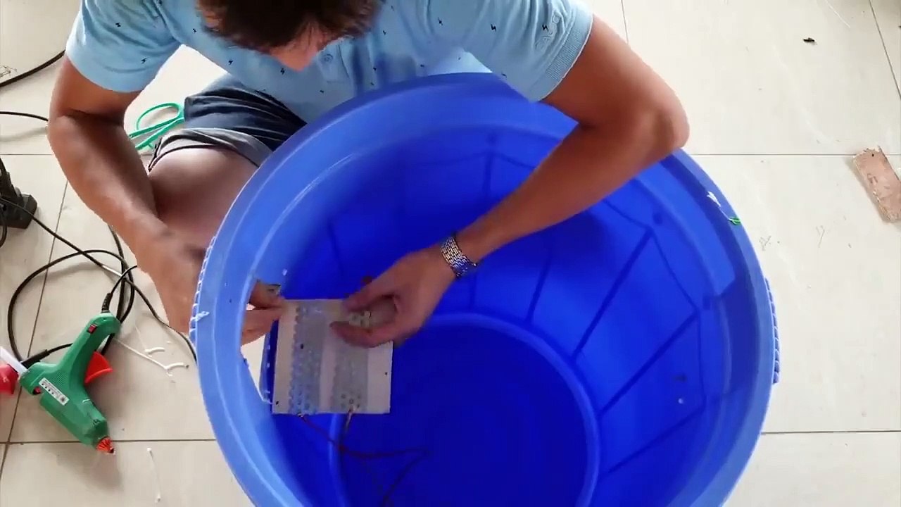【ネズミ】トラップ Homemade water trap with plastic bucket Best rat trap of all ...