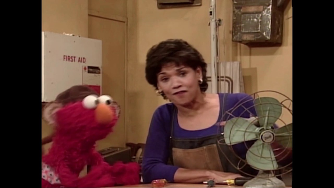 Sesame Street: Elmo Zoo. - video Dailymotion