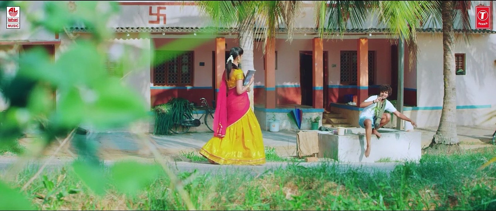 Baare Baare Rajakumari Video Song - Raja Rani Roarer Rocket - Bhushan ...