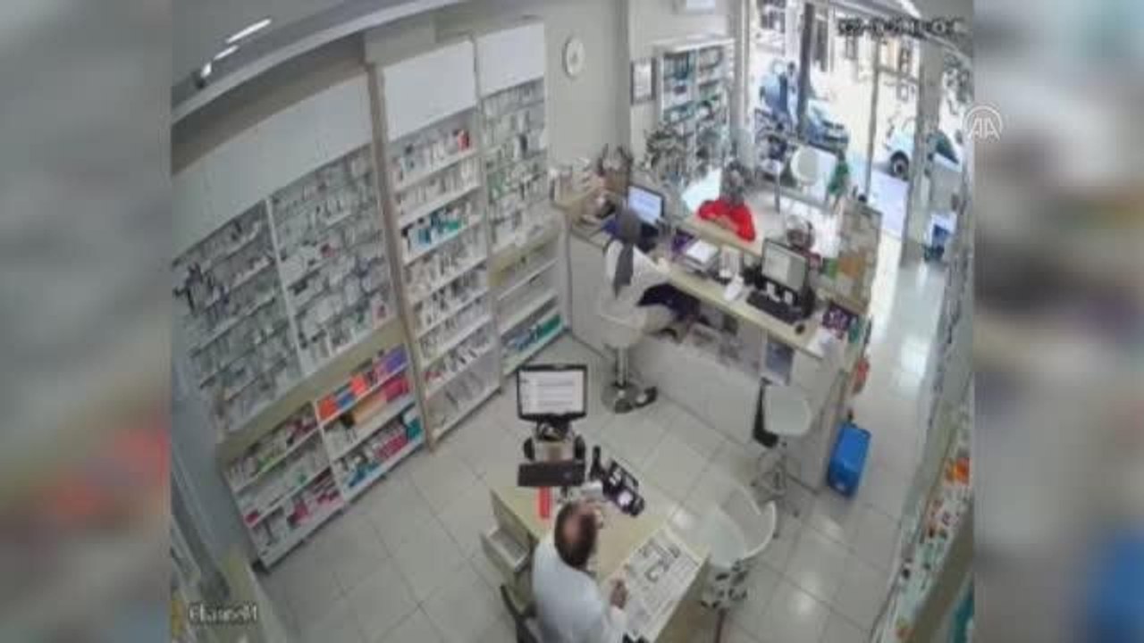 Eczanede kadını darbeden şüpheli tutuklandı - Dailymotion Video