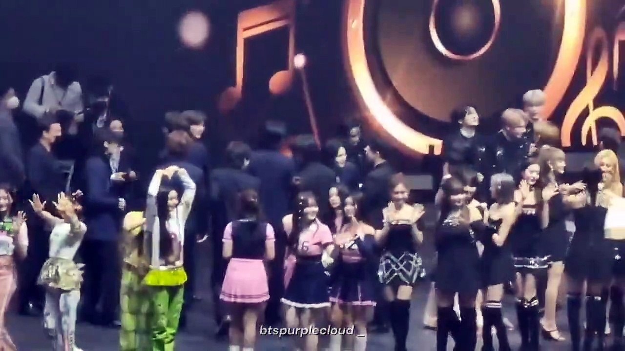 BTS Interaction With Other Idols at 2022 The Fact Music Awards! - video Dailymotion