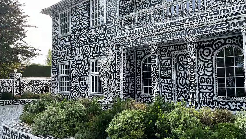 Mr Doodle house: Look inside artist's mind-boggling Tenterden mansion