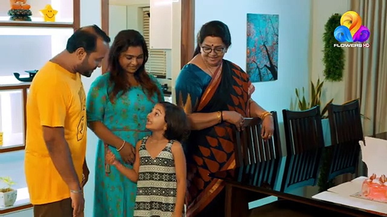 Surabhiyum Suhasiniyum - video Dailymotion