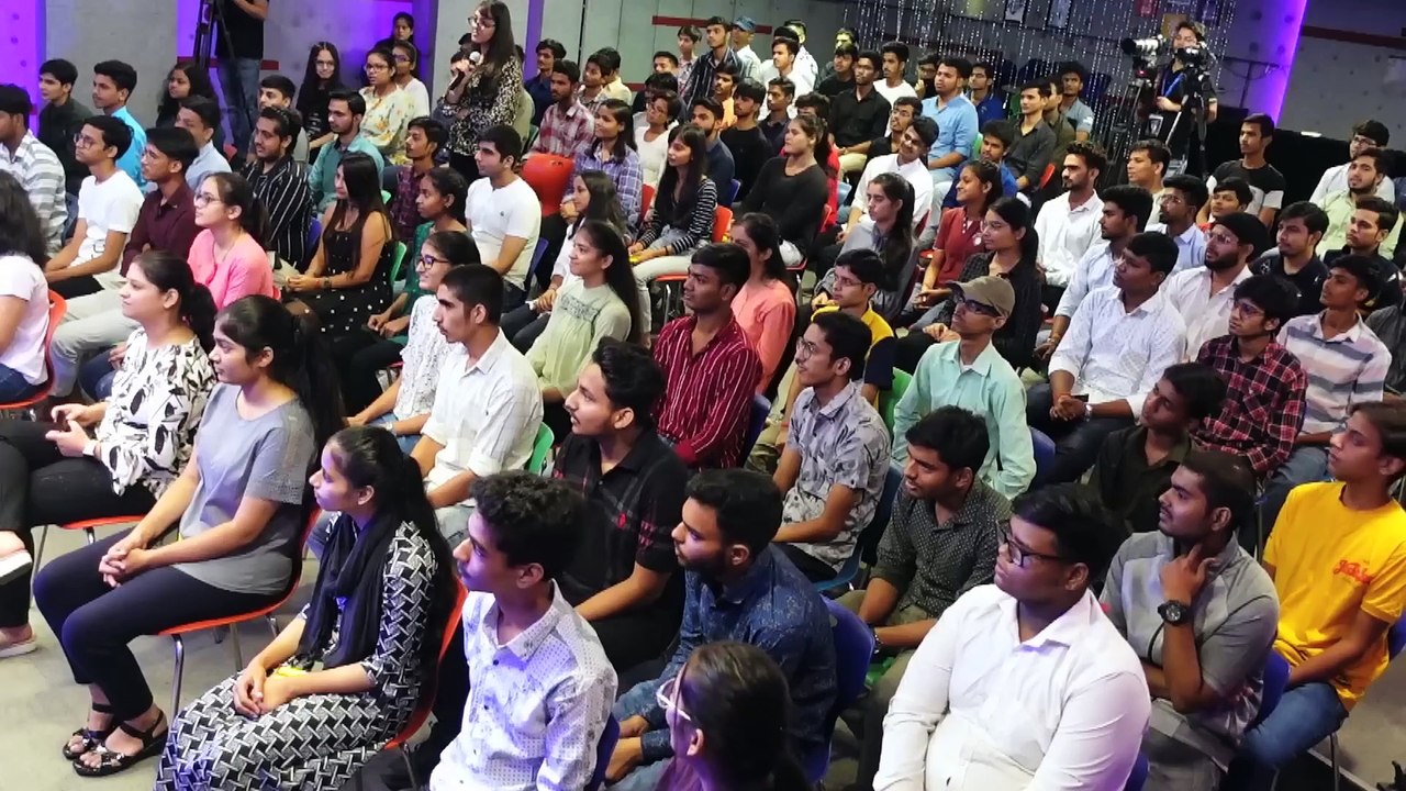 04.Meet Aleena Rais _ Speak English With Confidence - video Dailymotion