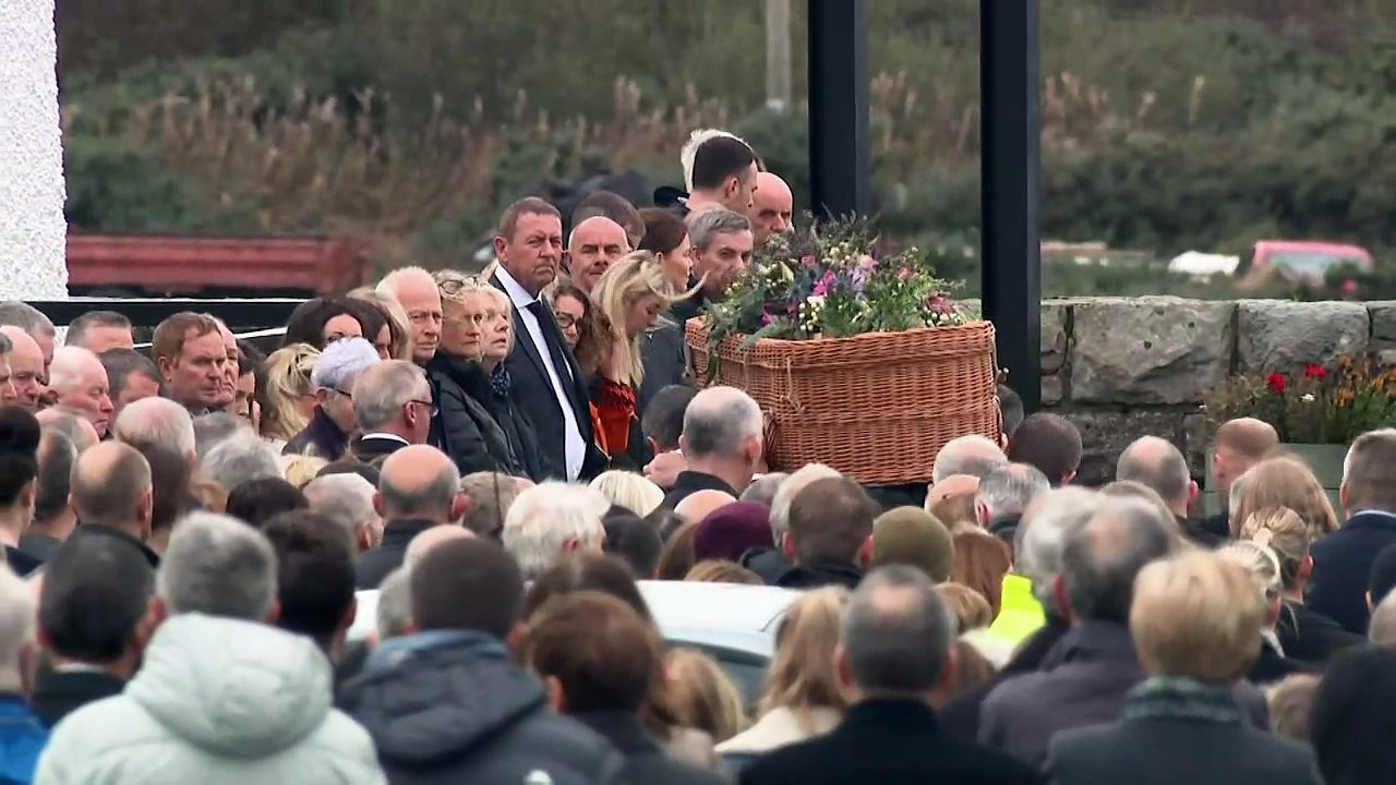 Hundreds attend funeral of Donegal explosion victim - video Dailymotion