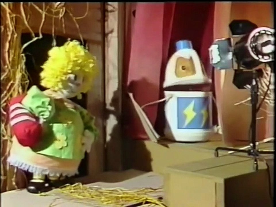 Button Moon | Button Moon Talent Show | Docfilms - video Dailymotion