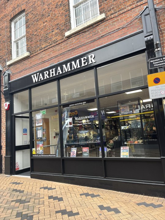 Warhammer Shop: Look inside this unique workshop - video Dailymotion