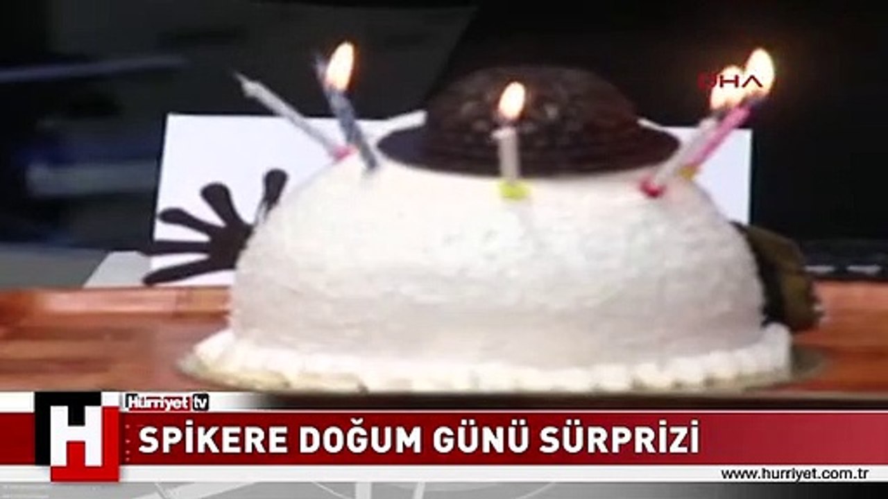 CANLI YAYINDA KADIN SPİKERE İLGİNÇ SÜRPRİZ - Dailymotion Video