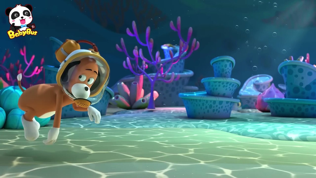 Pirate Rudolph Grabs Surprise Egg from Baby Crocodile | Panda Police ...