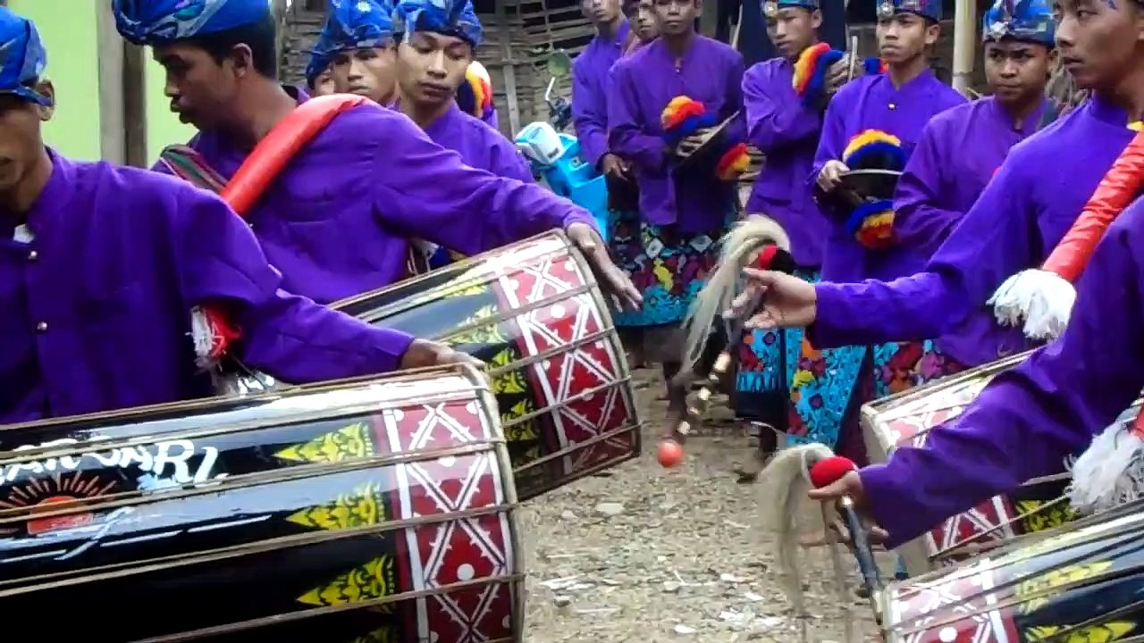 "GENDANG BELEQ" One of Lombok's Indonesian Traditional Arts - video ...