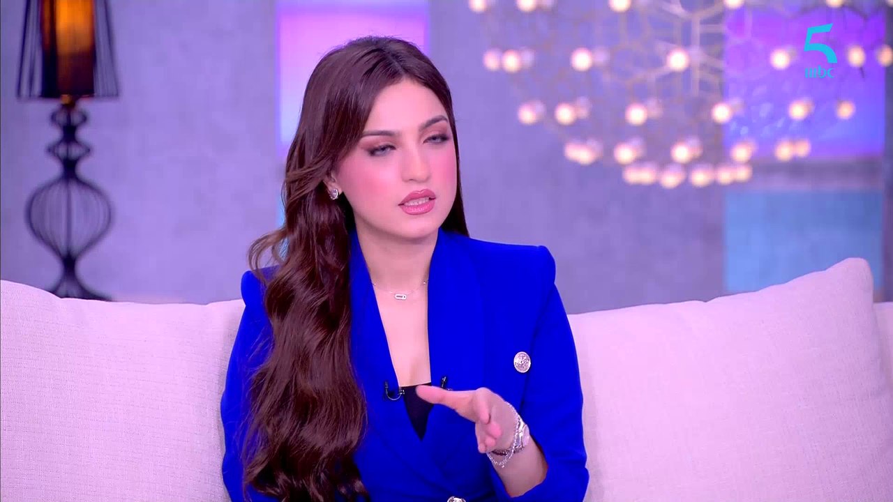 سلوي خطاب تصدم ياسمين عز: عمتي كانت هتطلق عشان قالت لجوزها اقلع الجزمة وهي بتمسح.. وجدي كان عامل ...