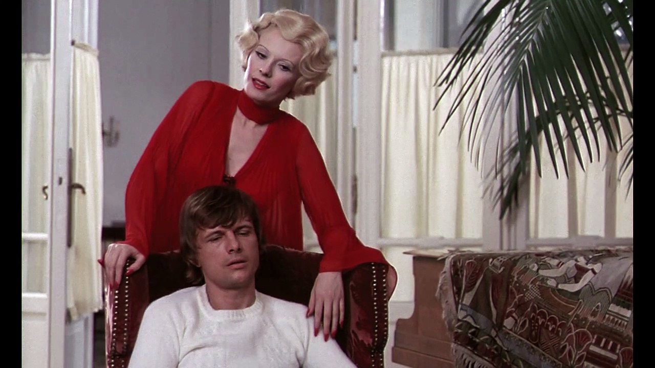 Les Lèvres rouges Bande-annonce (EN) - Vidéo Dailymotion