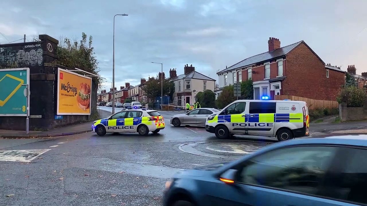 Police incident on Tulketh Brow, Preston - video Dailymotion