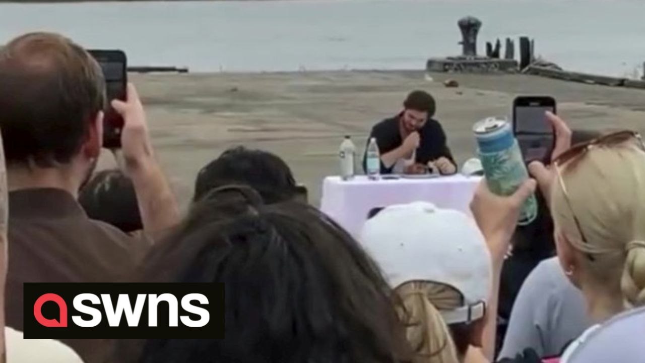 US man dubbed the "Chicken Man" completes 40-day challenge - eating one ...